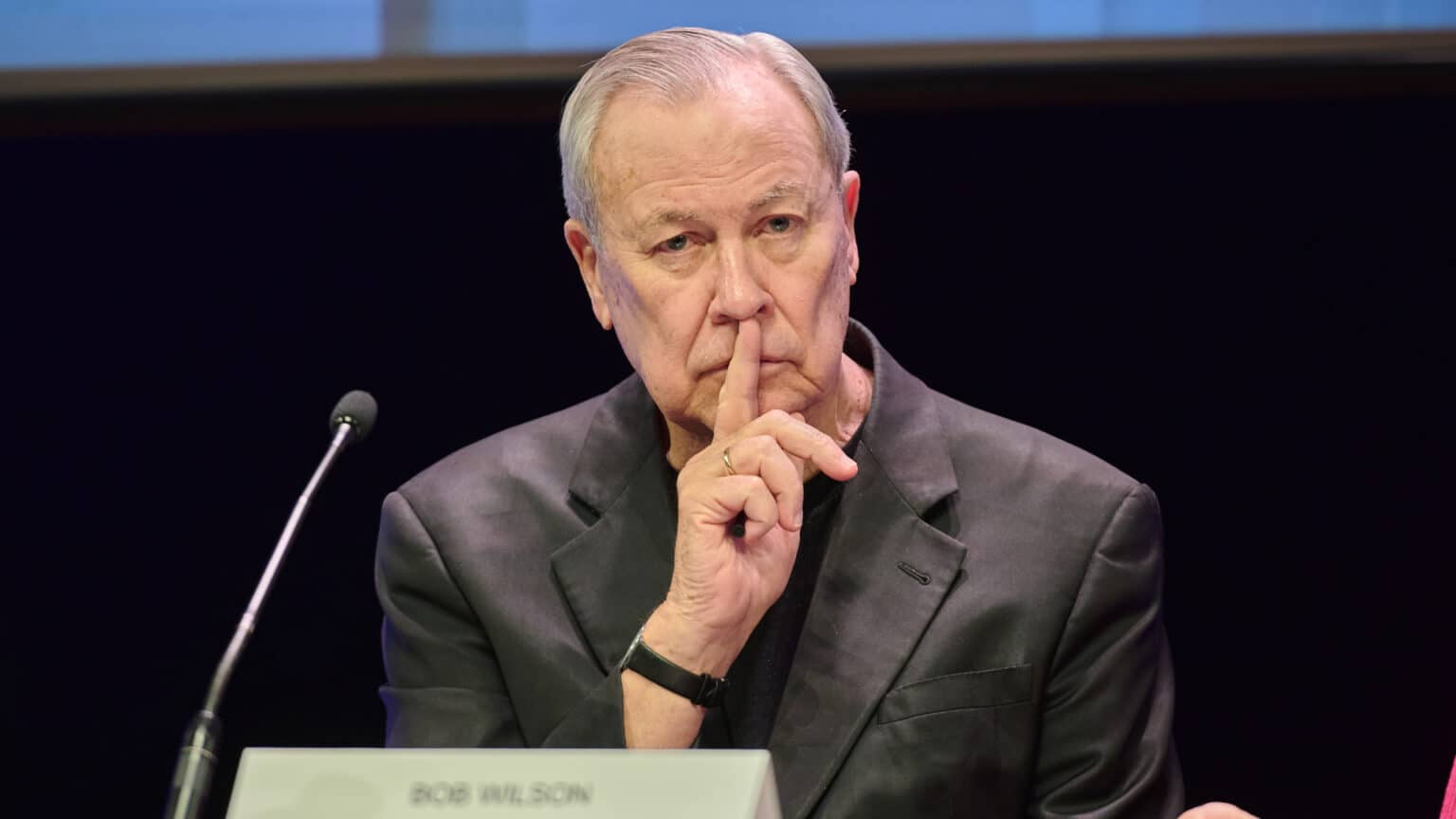 Bob Wilson, le metteur en scène qui a donné vie aux scènes de théâtre ...