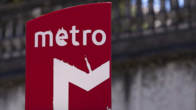 Circulation sur la ligne Rouge du métro interrompue entre Aéroport et ...