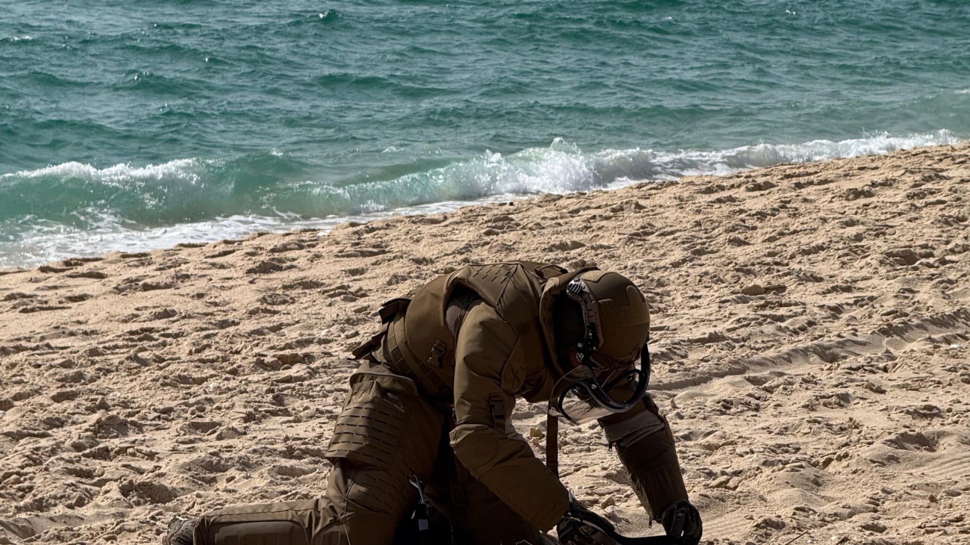 La marine désamorce un engin explosif trouvé sur la plage de Comporta. - Portugal France