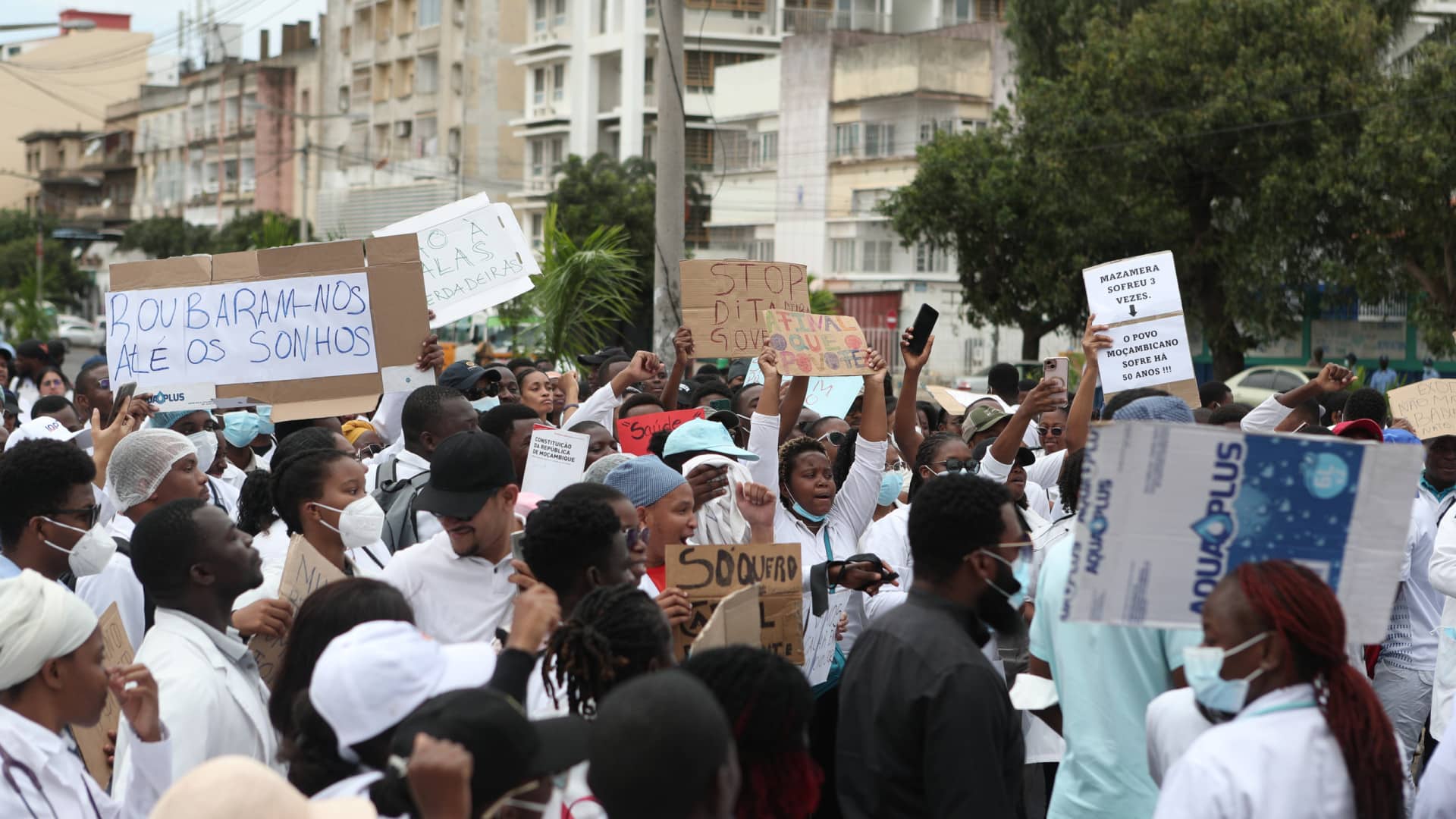 Le PIB du Mozambique a chuté de 10 % en raison des manifestations et ...