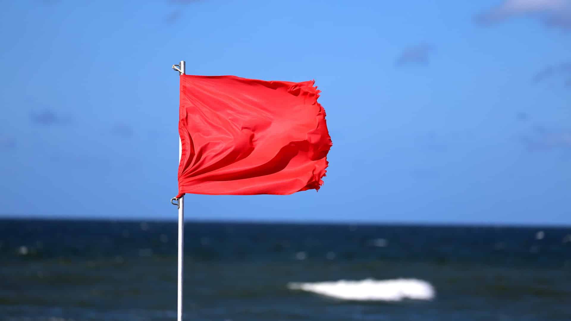 Voulez-vous aller vous baigner ? Faites attention aux risques de nager ...